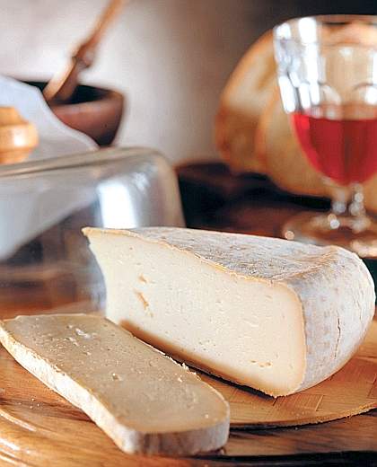 Gusto Raro: Toma di Gressoney - Italian typical cheese