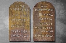 Polindes Muara Kasih: Mengenal 10 Perintah Allah ( Ten Commandments )