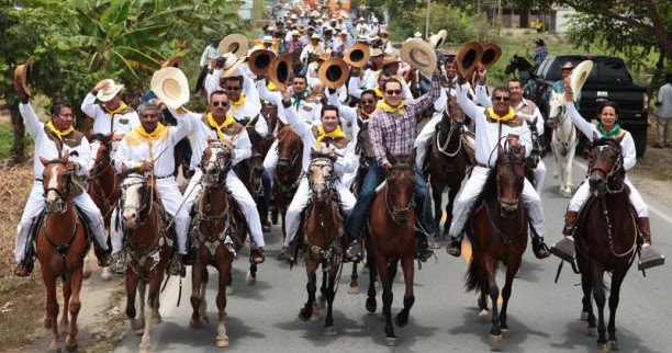 FIESTAS TRADICIONALES DEL ECUADOR : El Rodeo Montubio costeño