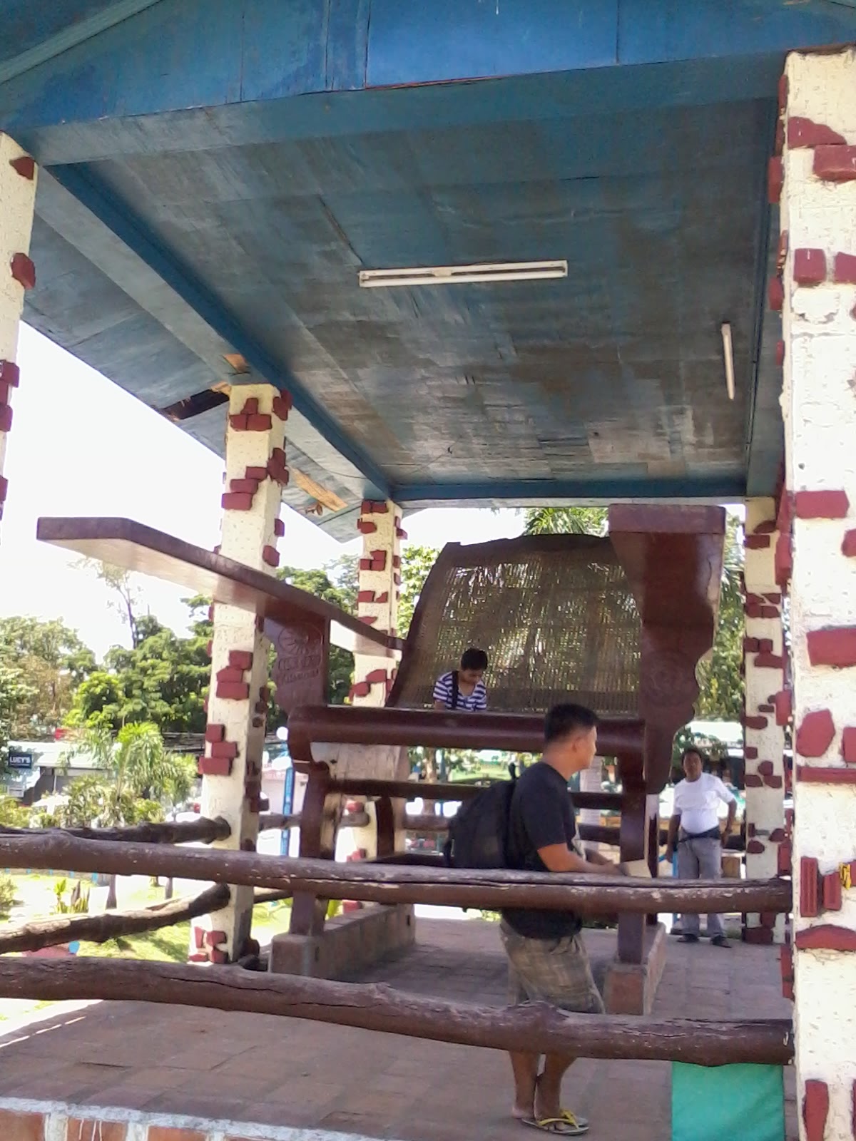 I LOVE TUGUEGARAO: Visit Philippines' Largest Armchair (Butaka), Ilagan ...