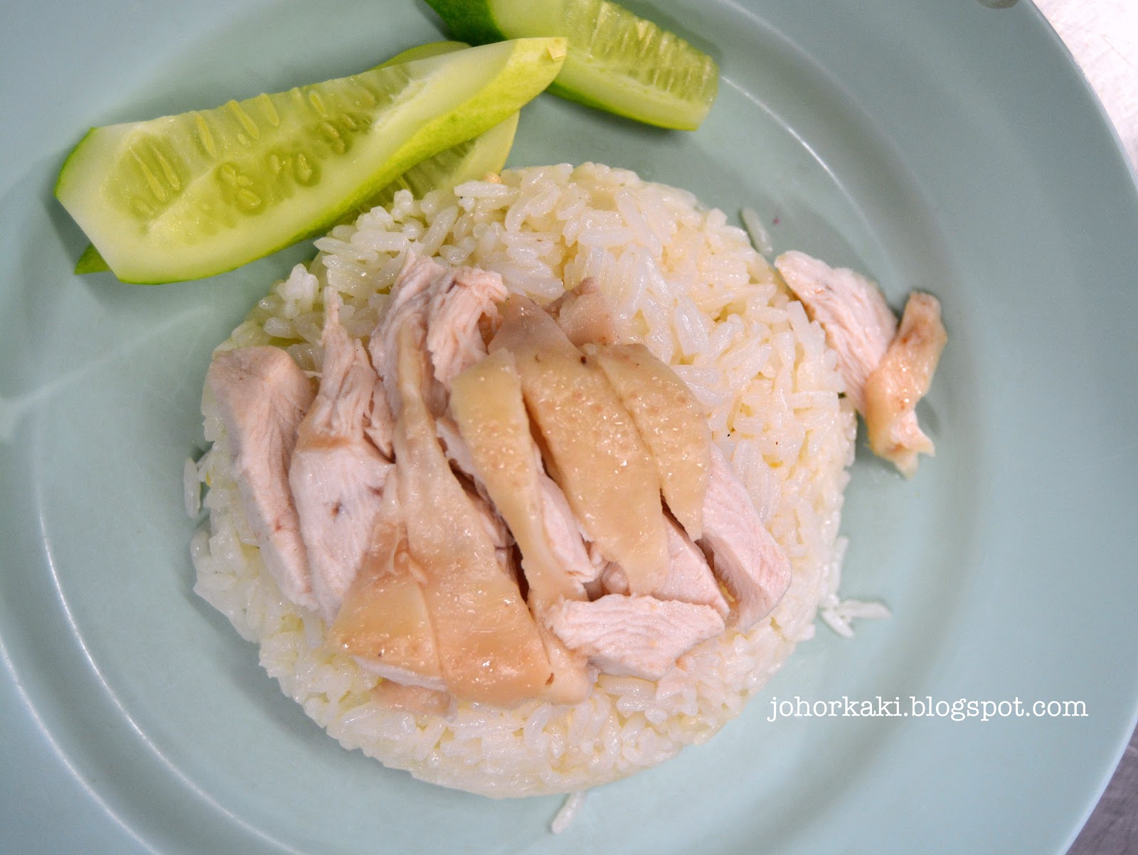 Go Ang Pink Shirt / Uniform Thai Chicken Rice in Pratunam Bangkok |Tony ...