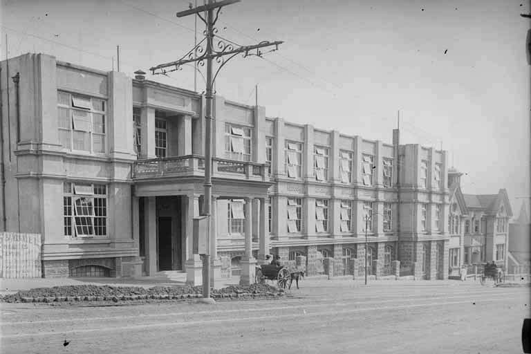 Timespanner: Seddon's memorials