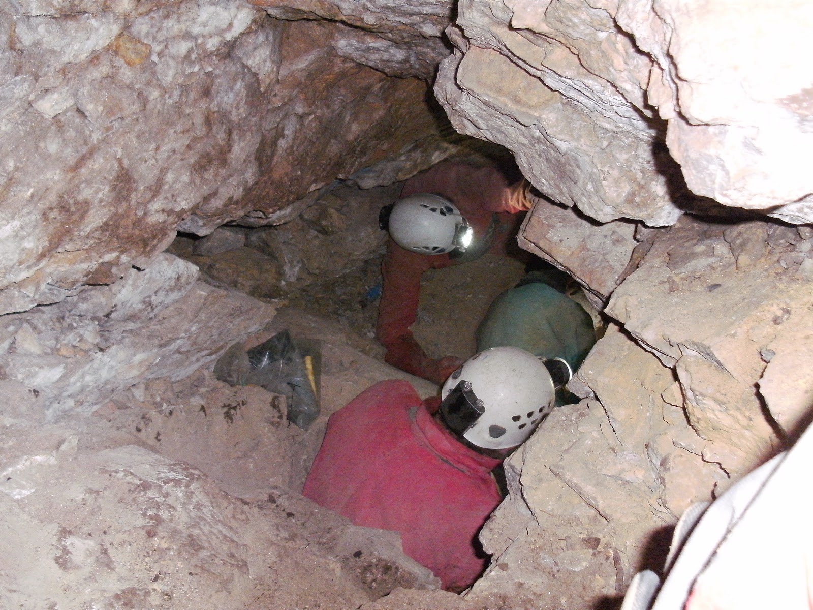 SITE DES SPELEOS DE LA REGION DE DINANT: VISITE DU TROU QUI FUME A FURFOOZ