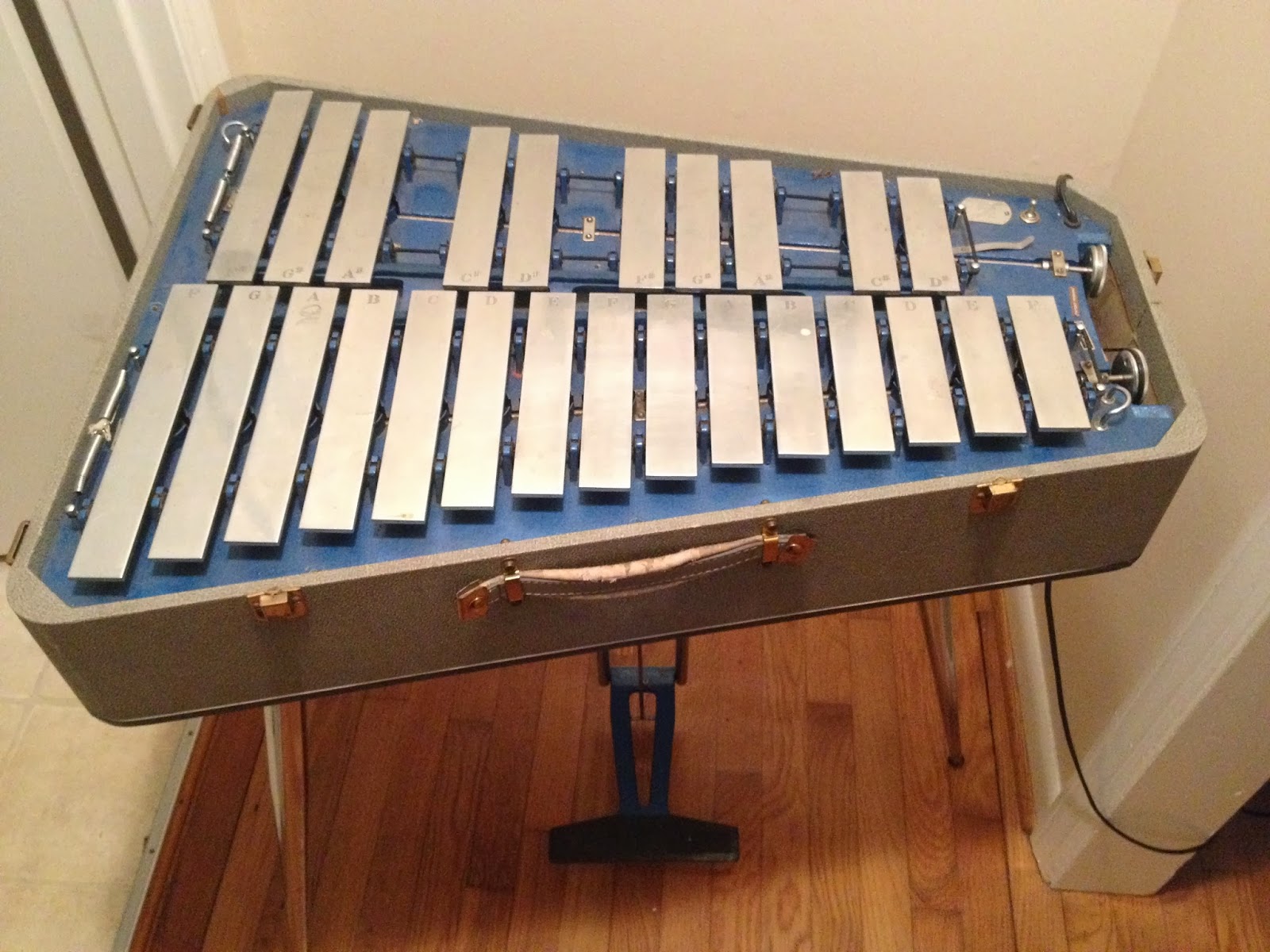 dennis & the vibraphonette