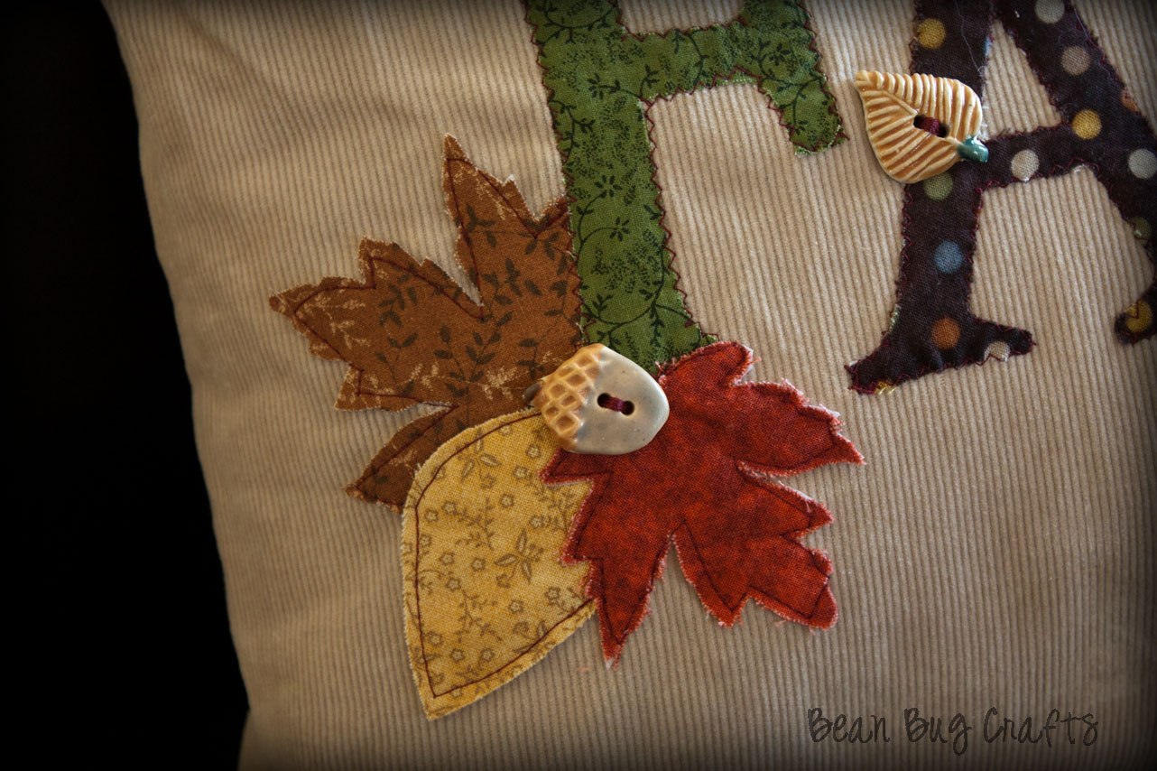 BeanBugCrafts: Easy Fall Applique and Envelope Pillow Cover