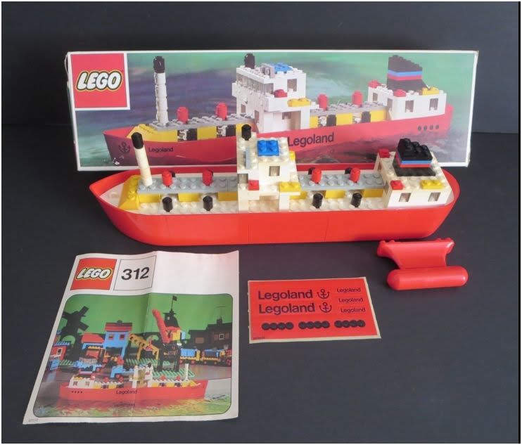 VIVOLEGO: Cargo ship