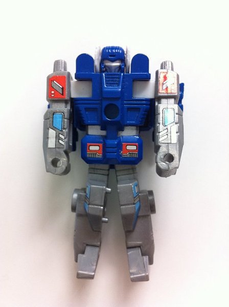 Heroic Decepticon: Finally....... D-310: Blue Bacchus MIB, whew!