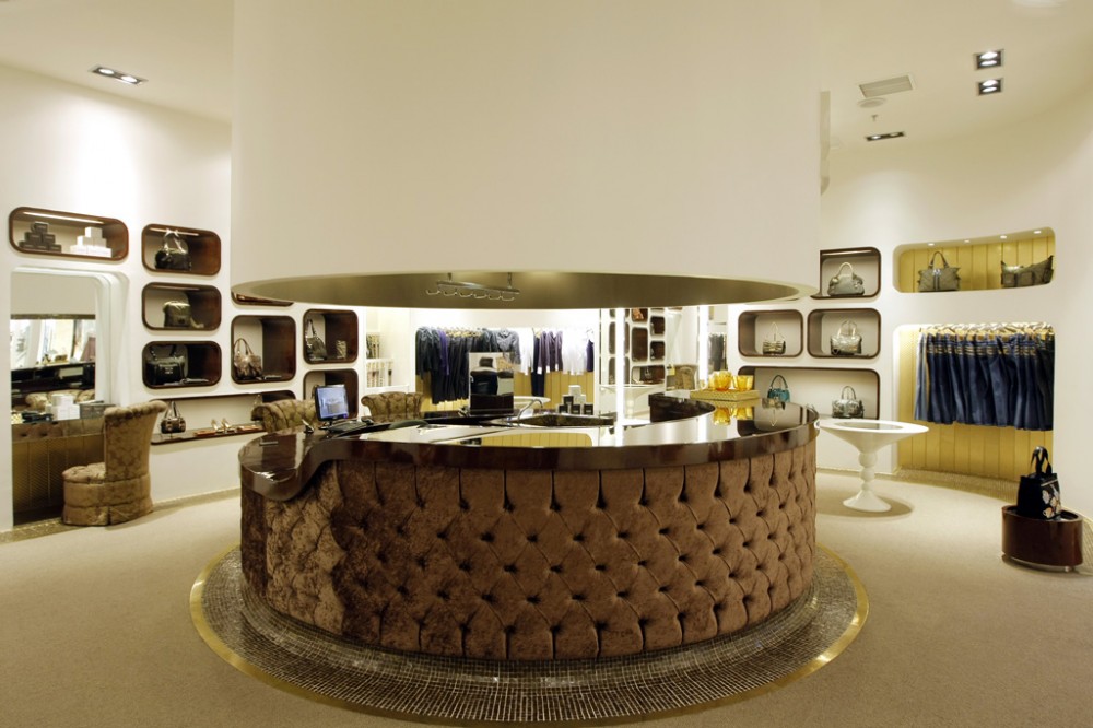 Mititique Boutique: Contemporary Saad Boutique Staff Round Table
