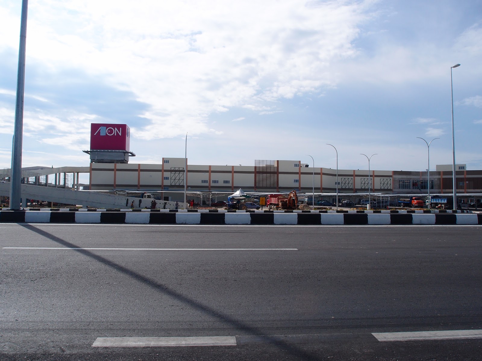 Xing Fu: AEON MANJUNG UNDER CONSTRUCTION