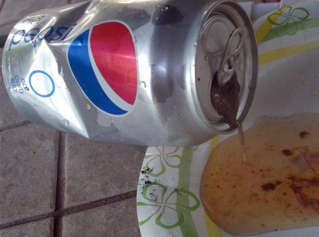 Pareja encuentra un ratón en una lata de Pepsi y demandan 50.000 ...