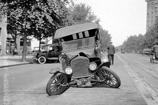 The World’s First Car Accidents Ever ~ Vintage Everyday