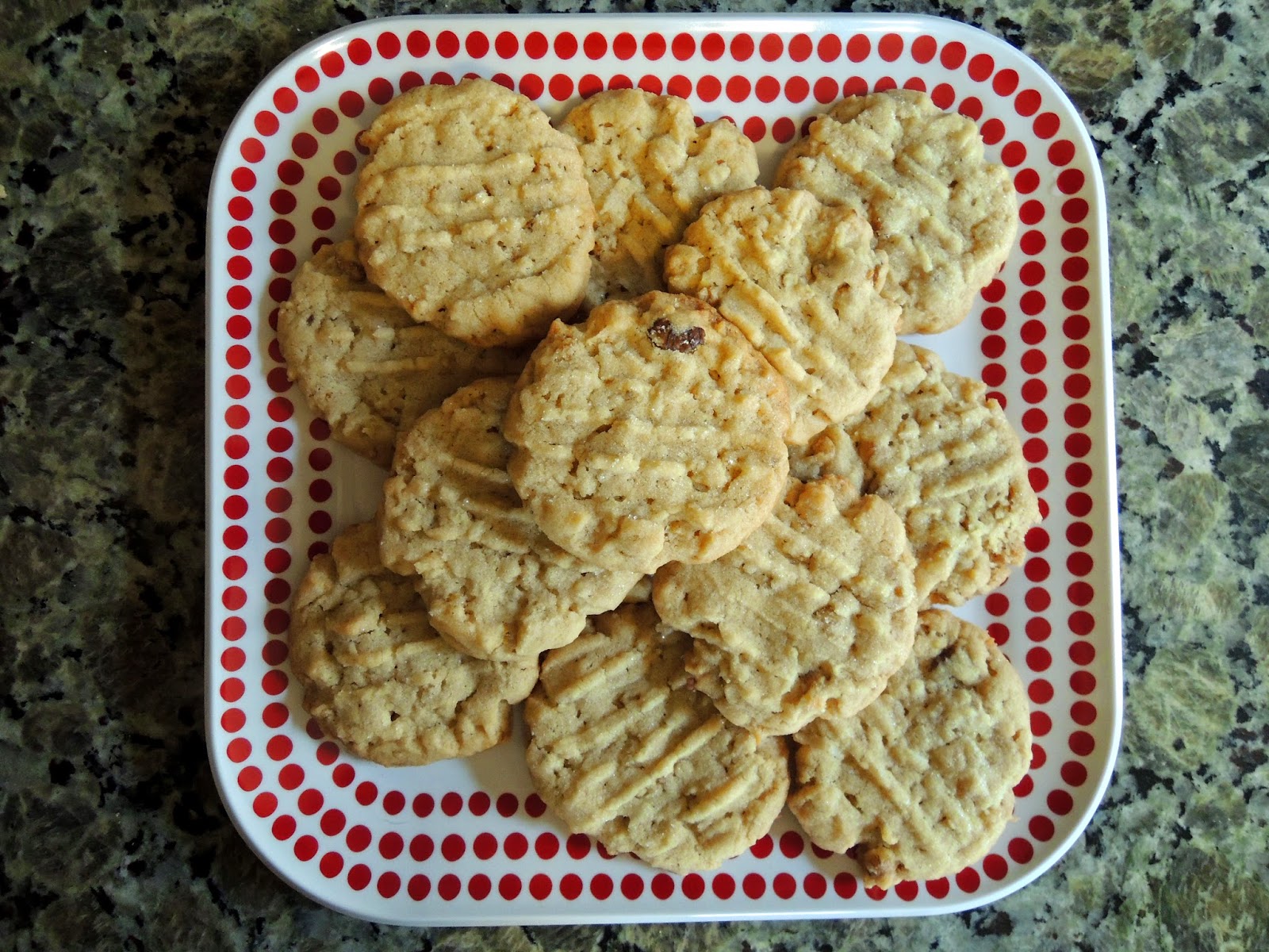 Holly Goes Lightly: Ann's Delicious Cookies