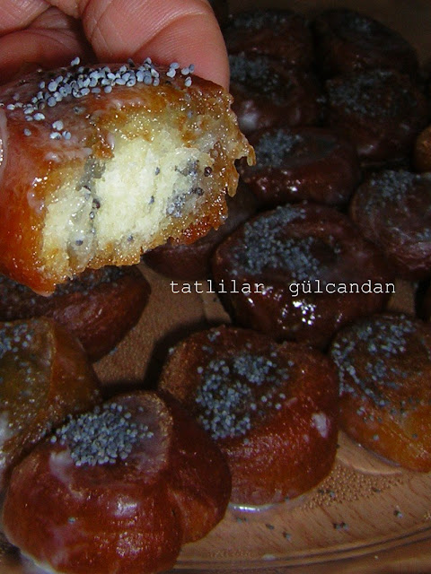 Pratik Yemek Tarifleri: HASHASLI SERBETLI TATLI