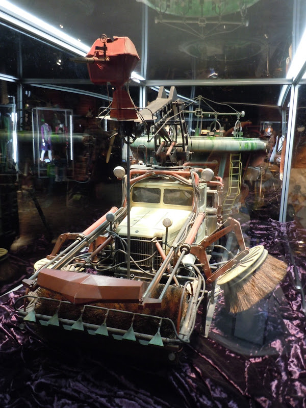 Costumes, props and models from Who Framed Roger Rabbit... | Hollywood ...