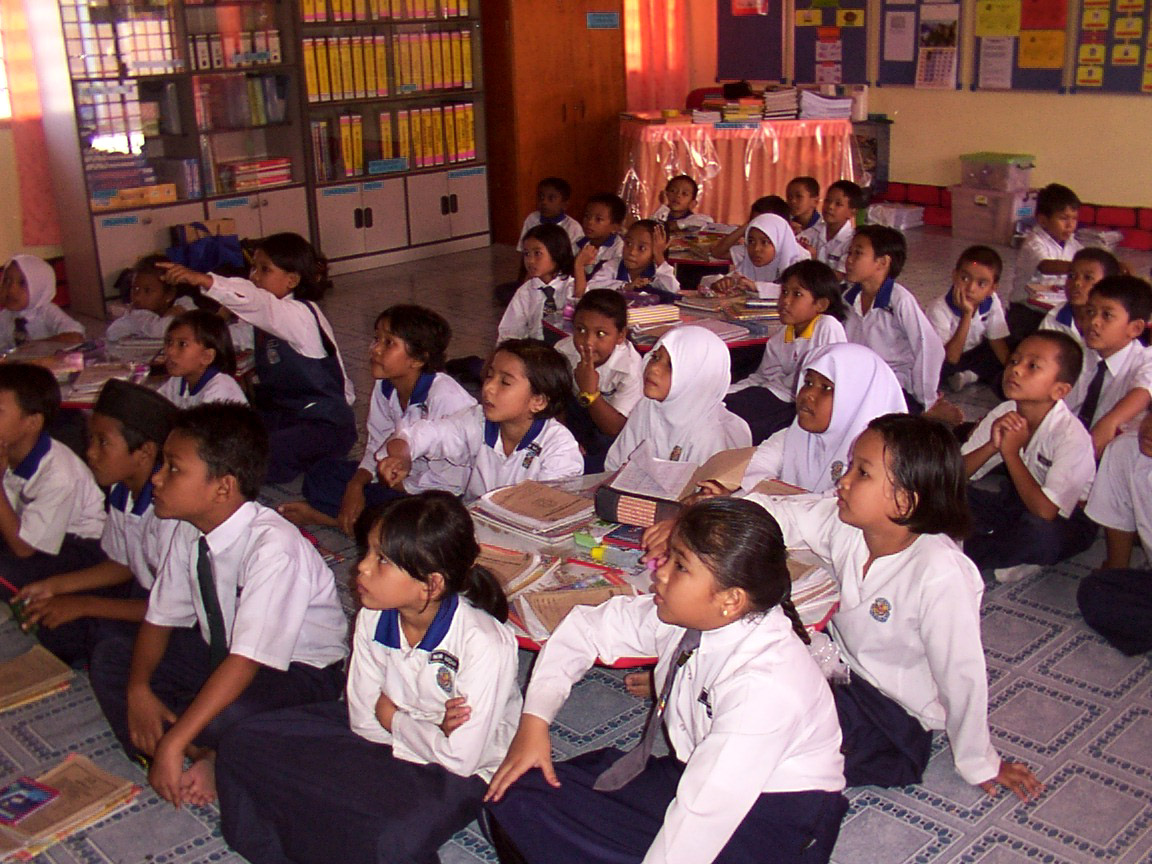 BIJAK MATEMATIK: GAMBAR-GAMBAR MURID