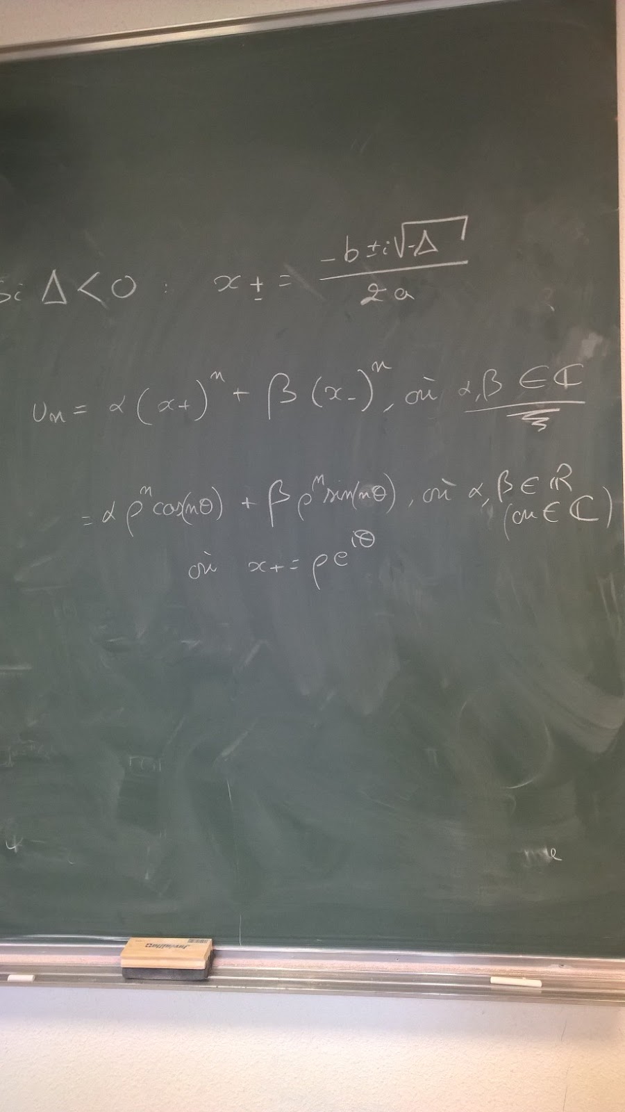 La math-à-outils: Suite récurrente linéaire d'ordre 2