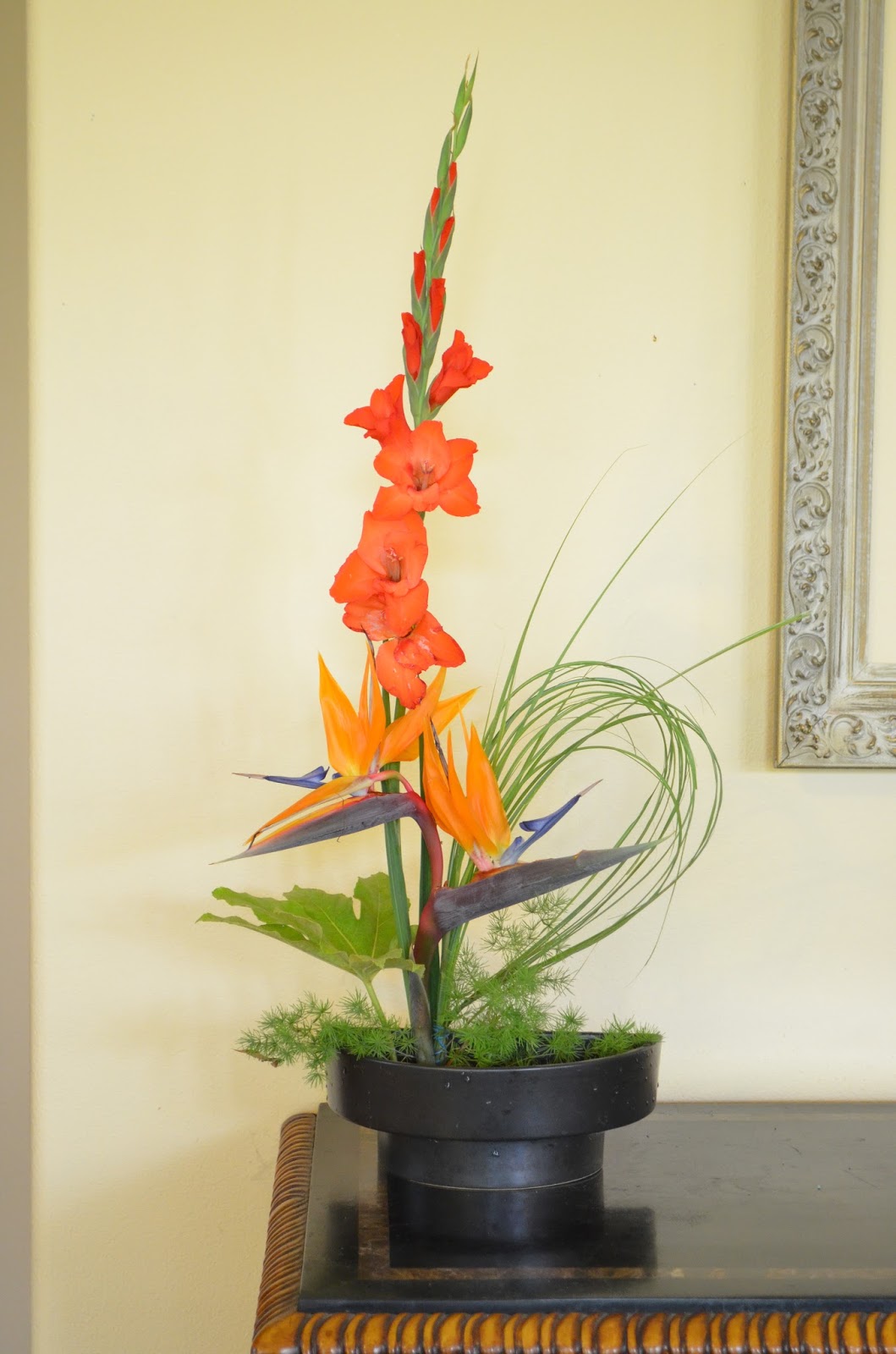 Entertaining From an Ethnic Indian Kitchen: Flower arranging