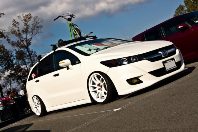 Kumpulan Foto Modifikasi Keren dan Elegant Mobil Honda Stream RSZ ...