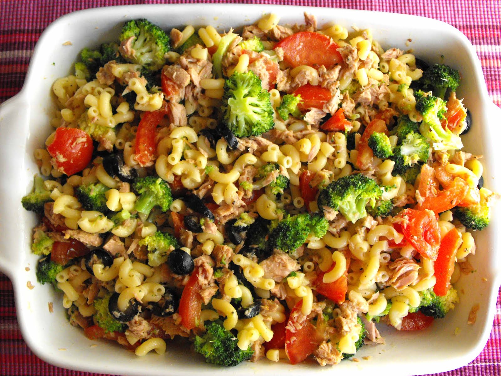 As receitas lá de casa: Salada de massa com atum