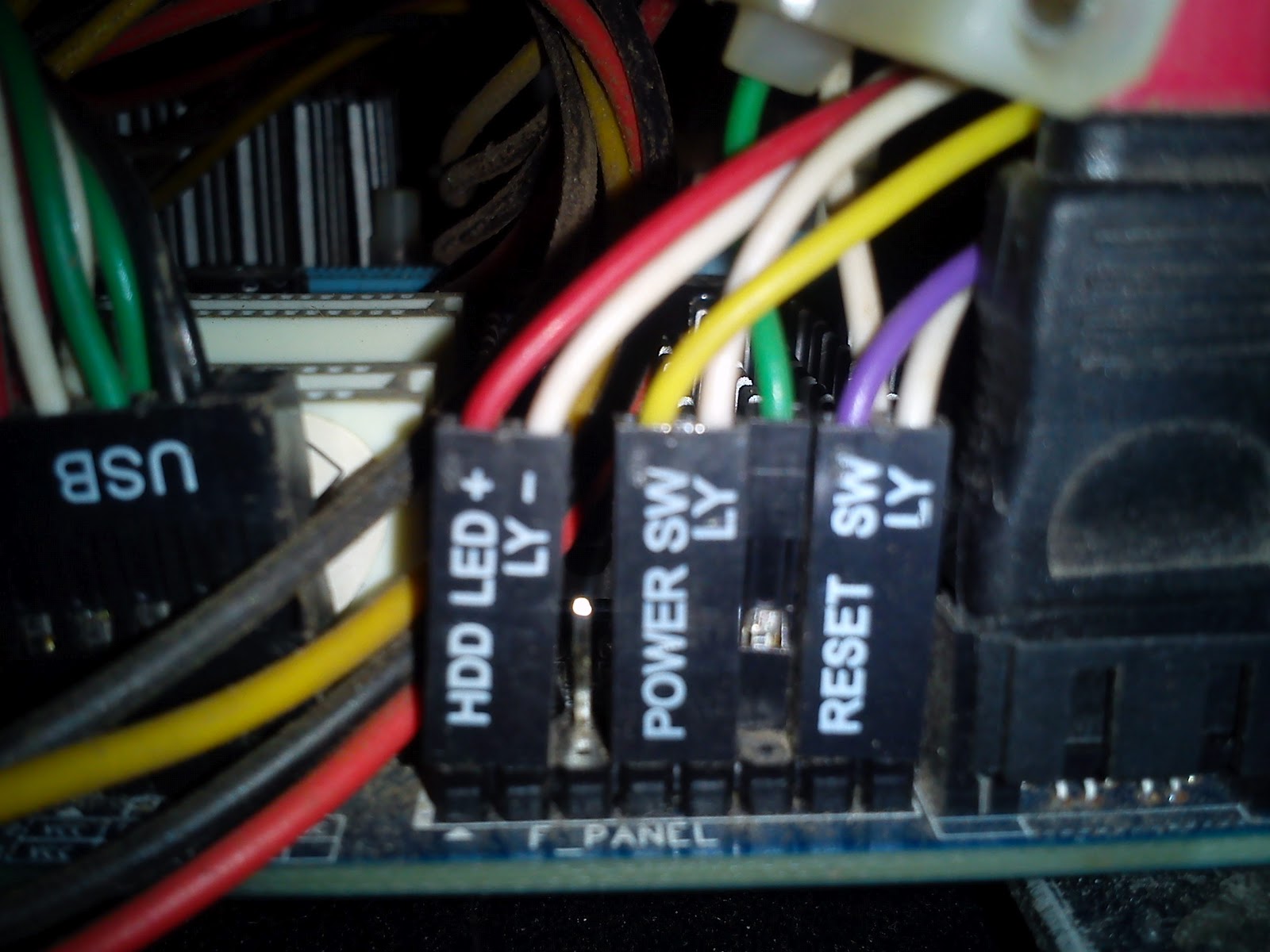 Cara memasang kabel front panel