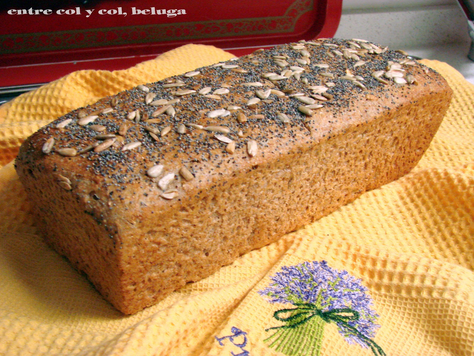 Pan de molde integral con semillas y alga nori