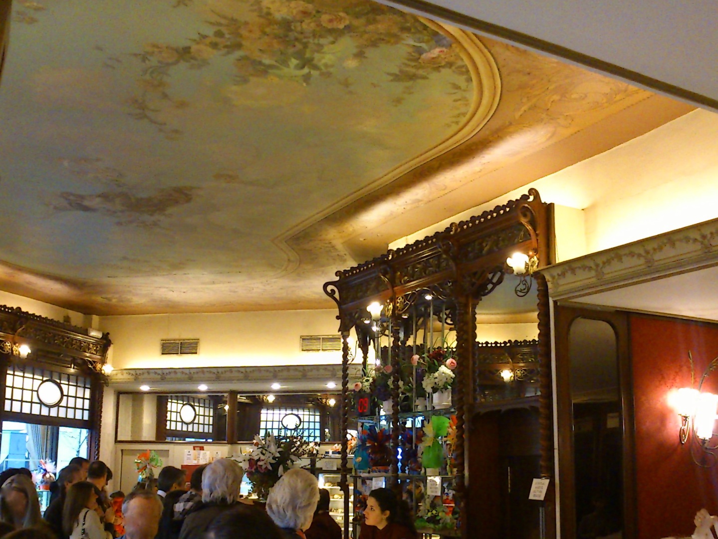 地中海の街から、色いろなお話: MAURI, una pastelería emblemática en el corazón del ...