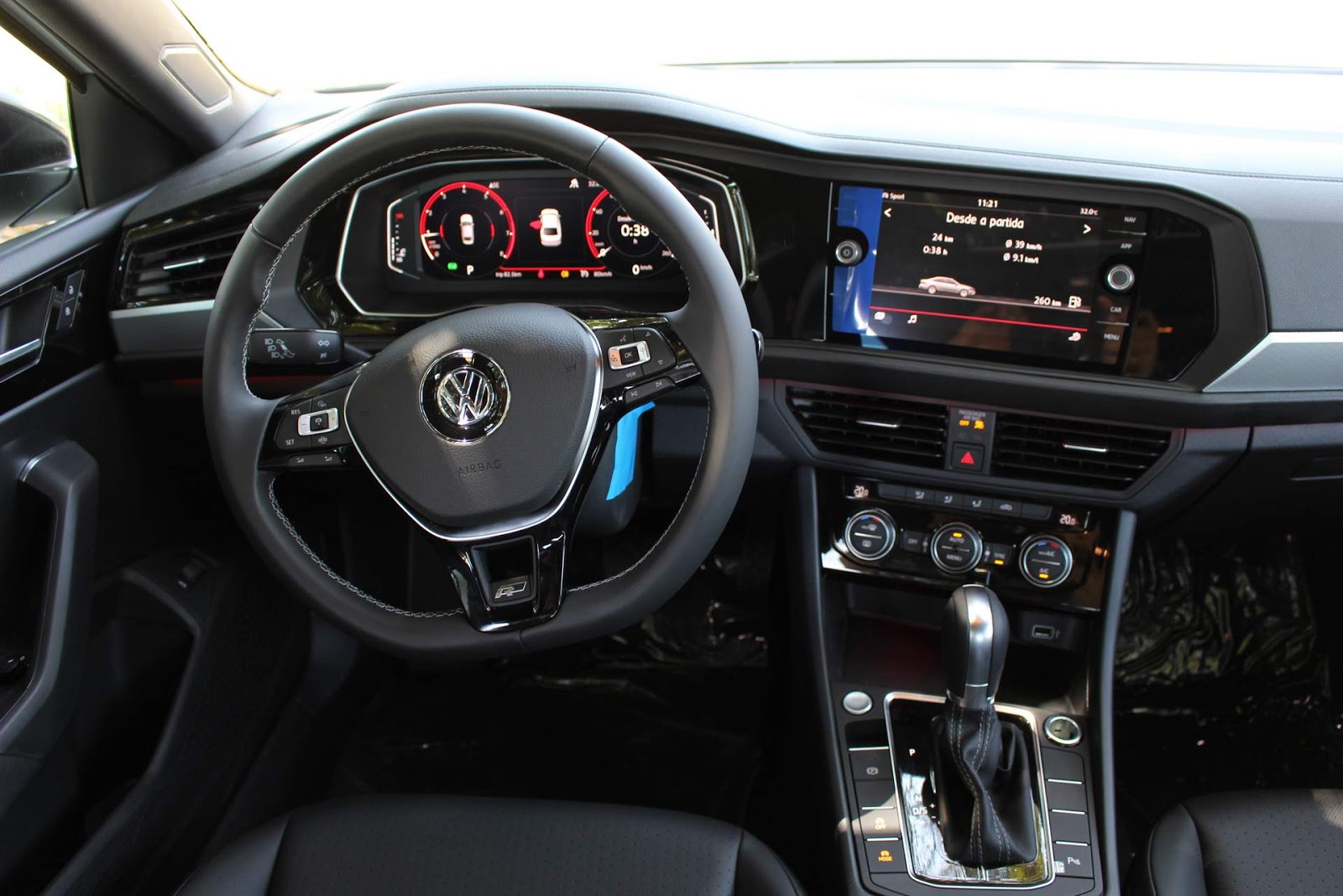 VW Jettta 2019 250 TSI R-Line - impressões ao dirigir - vídeo