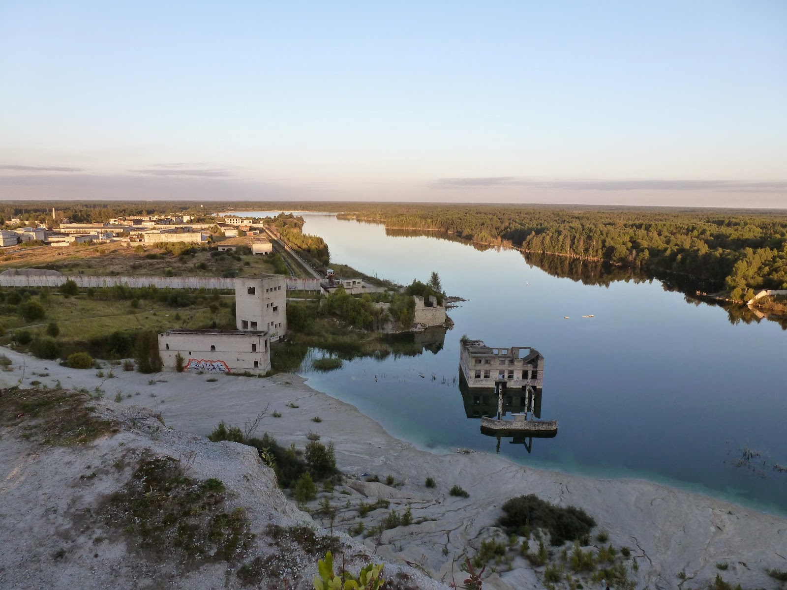 Connected in the woods: The Rummu quarry