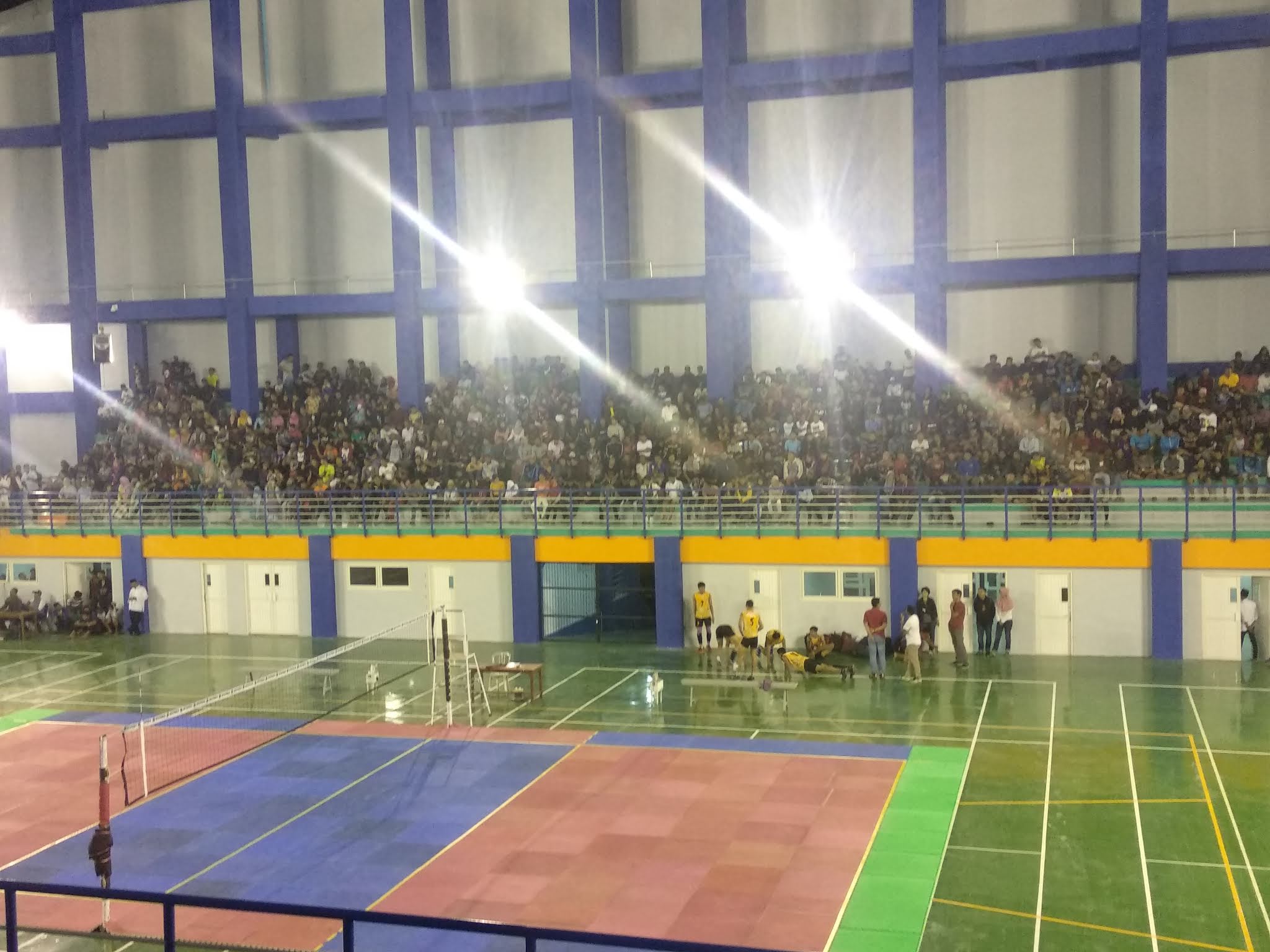 15 Foto-foto megahnya GOR/Sport Center Lamongan - qodirsmart