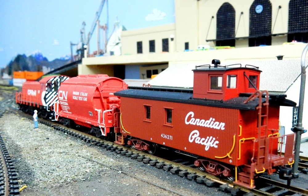 Trackside Treasure: Scale Test Car Tours the Vancouver Wharves