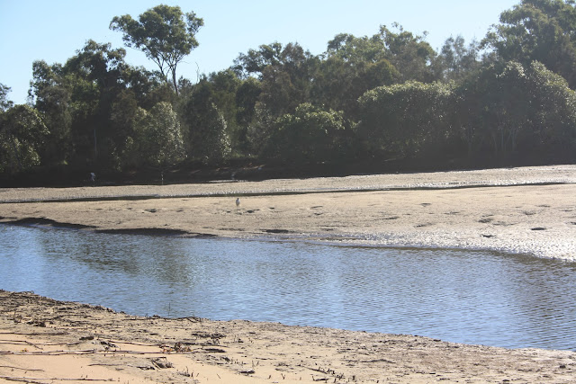 Mik's Random Adventures: NUDGEE BEACH