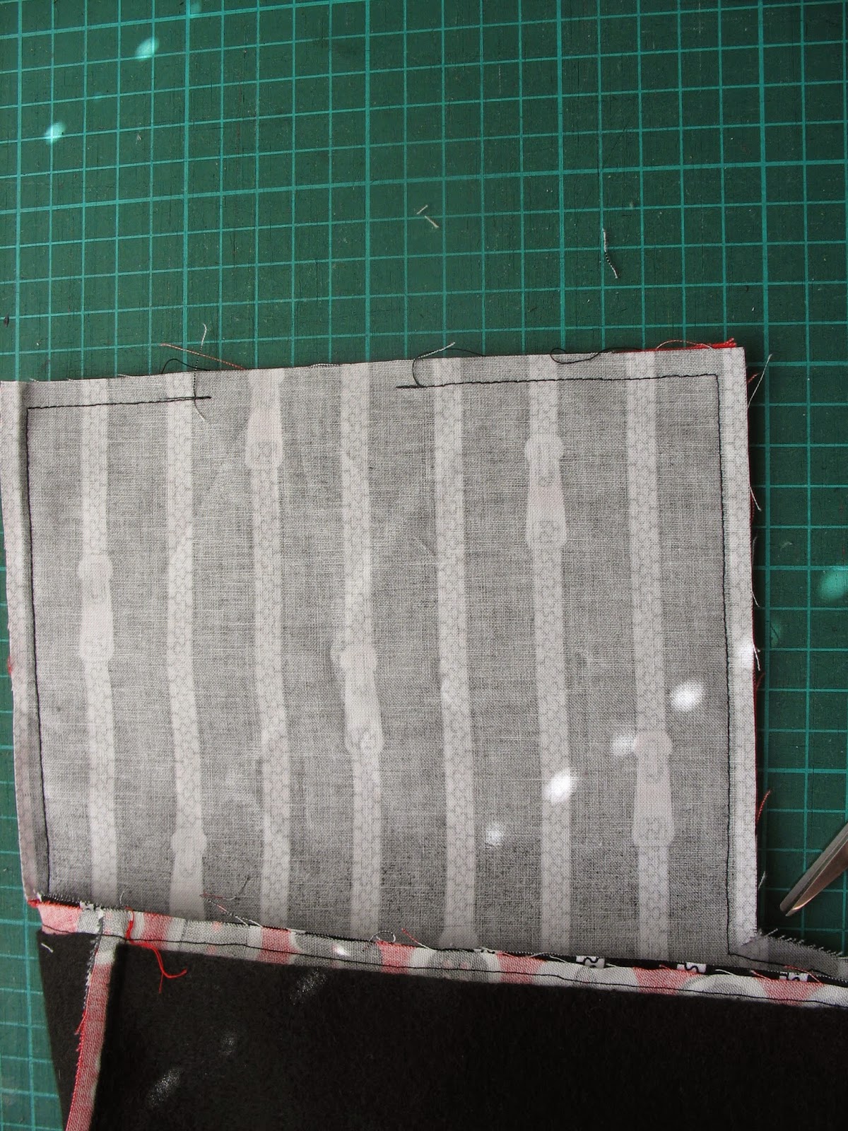 Carpe Quiltem: Singer featherweight sleeve tutorial