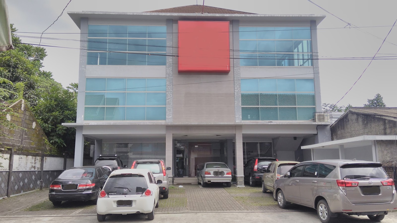 Property Yogyakarta: Gedung Perkantoran 3 Lantai di Gejayan