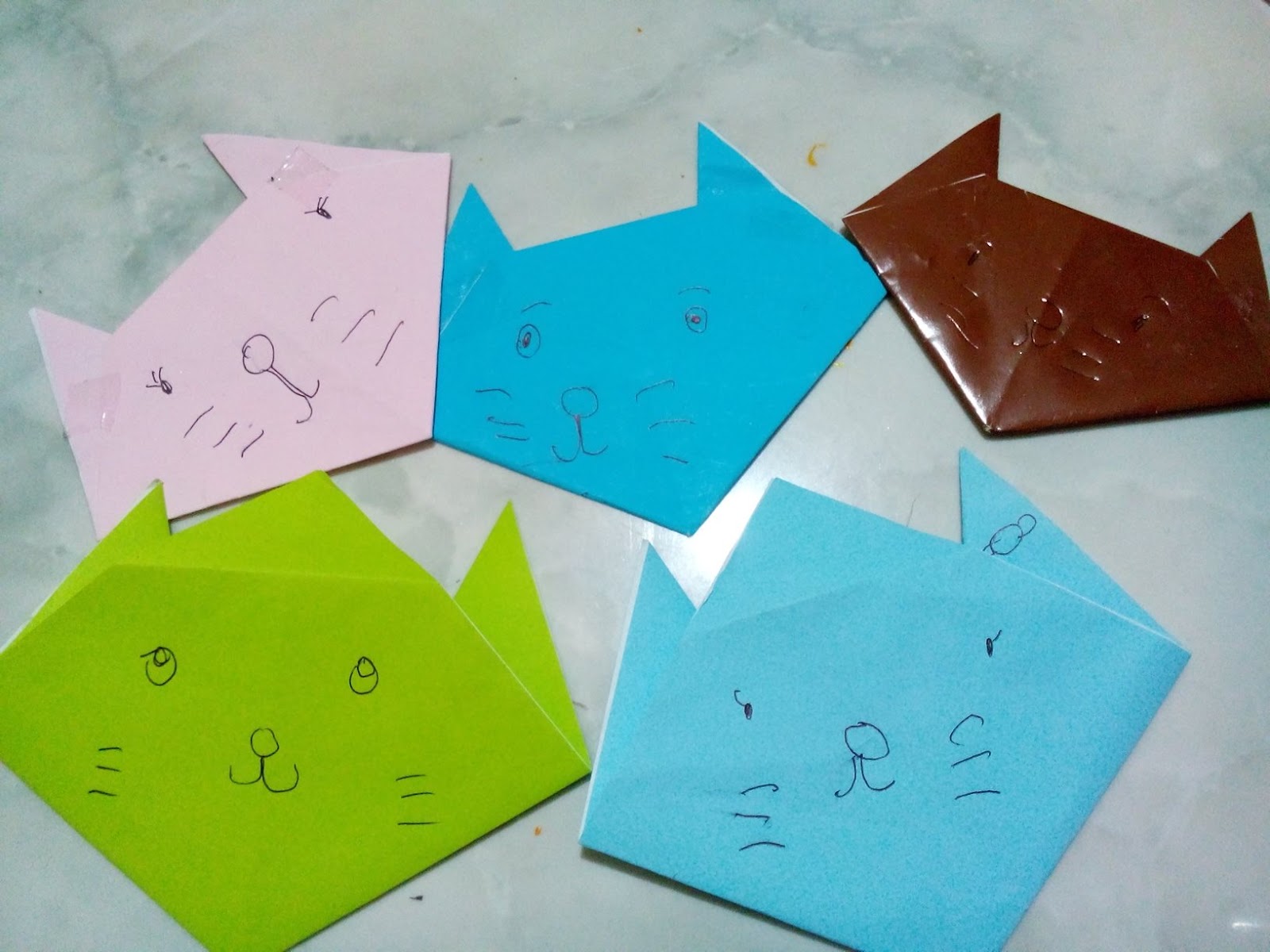 Membuat Kucing Origami