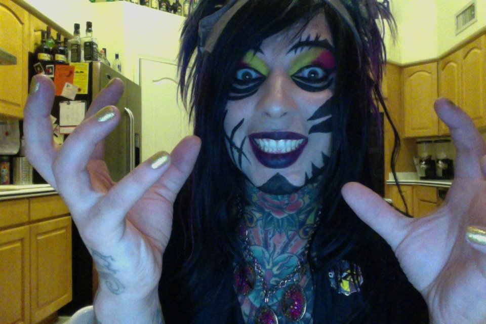 Rawr: Dahvie Vanity
