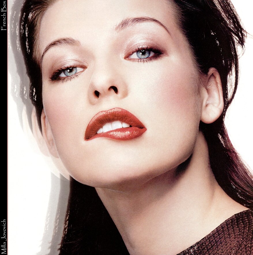 Celebrity HQ Wallpapers: Milla Jovovich Photo Album.