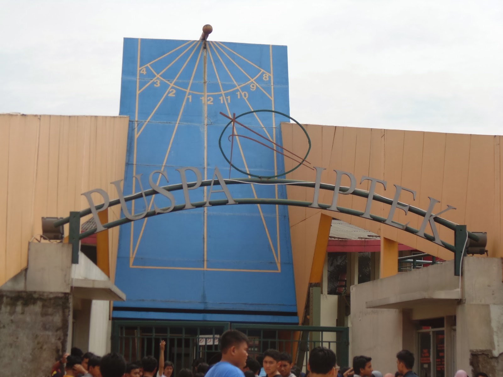 Study Tour Bandung: Memasukan Nilai (Laporan Kegiatan di Puspa IPTEK)