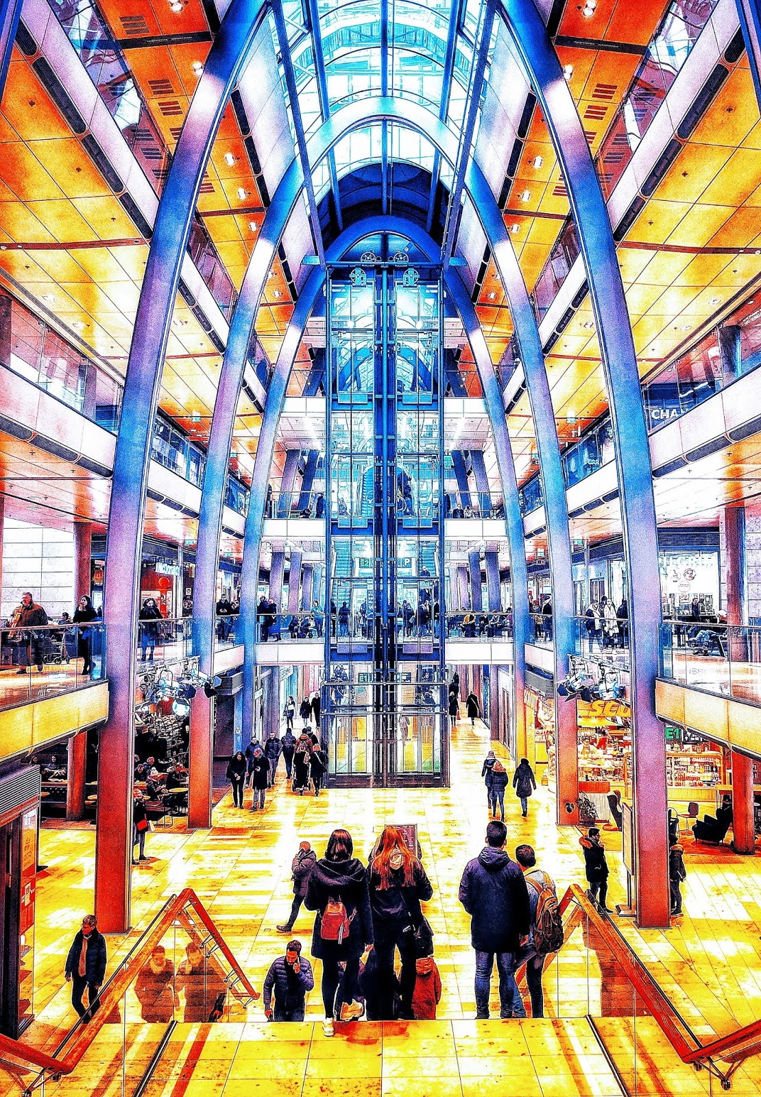 One Day in Hamburg, Europa Passage