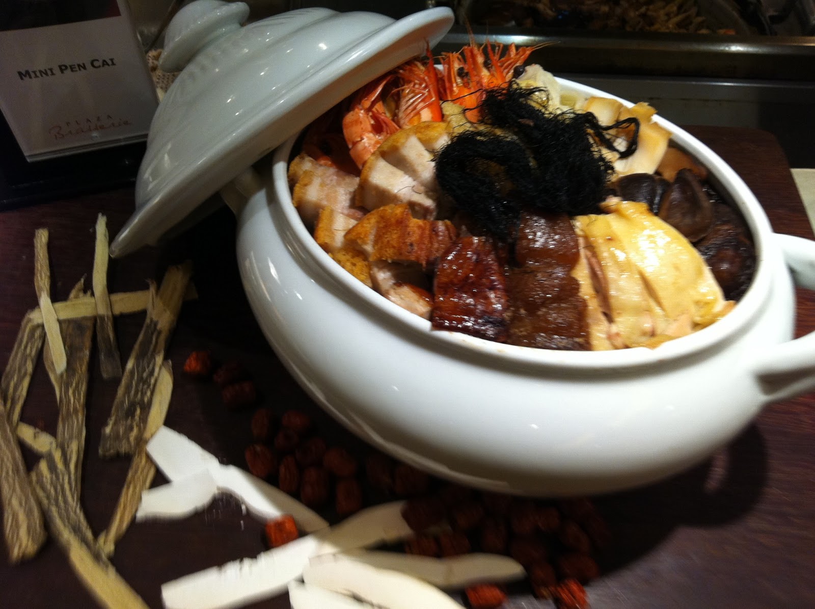 Street Food Warms Your Heart: Peng Chai 盆菜 - Prosperity Buffet at Plaza ...