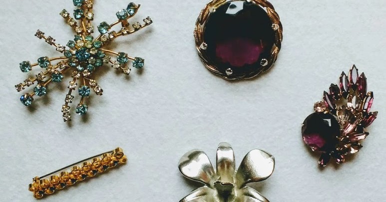 Gleaming Kist: £5 Vintage Brooches