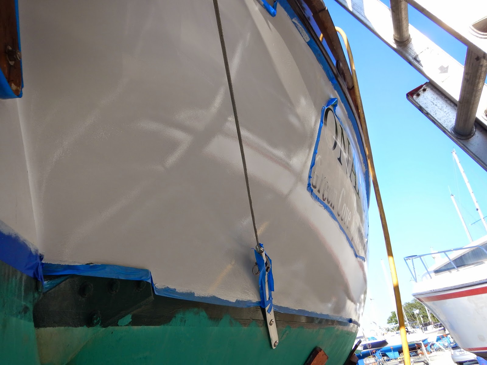 Onapua........the sailing vessel: Topside painting