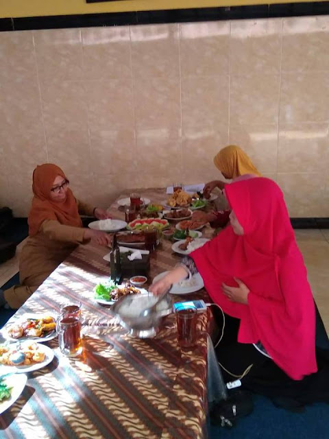 Syawalan Pengurus ATPUSI DIY di Bale Resto Timoho Yogyakarta. Guyub ...