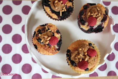 Deliciours...: Cupcakes aux fruits rouges et à la pâte de spéculoos