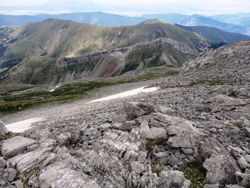Montesymasdebucuesa: 48-14. SAMOLA BAJA DESDE LA FUENTE DEL PACO. 5-7-2014.