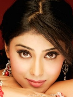 ENTERTAINMENT: Shreya Saran Images
