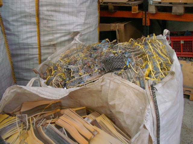 Reciclamos placas de ordenador y parecidas, compramos grandes ...