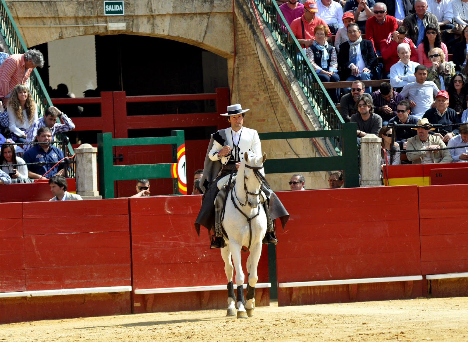 Lascosasdeltoro: Andrés Romero en la Feria de Fallas 2015 de Valencia.