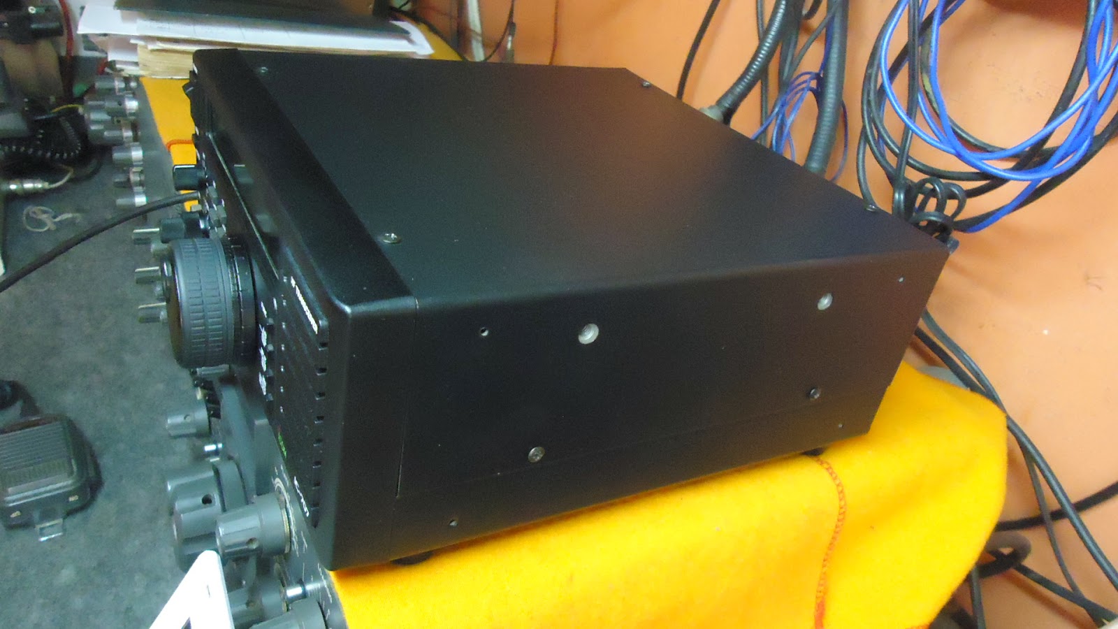 OBIN RADIO: HF ICOM IC 707 (SOLD)