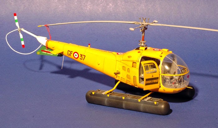 AIRPLANE SCALE MODELKIT: Bell 47J