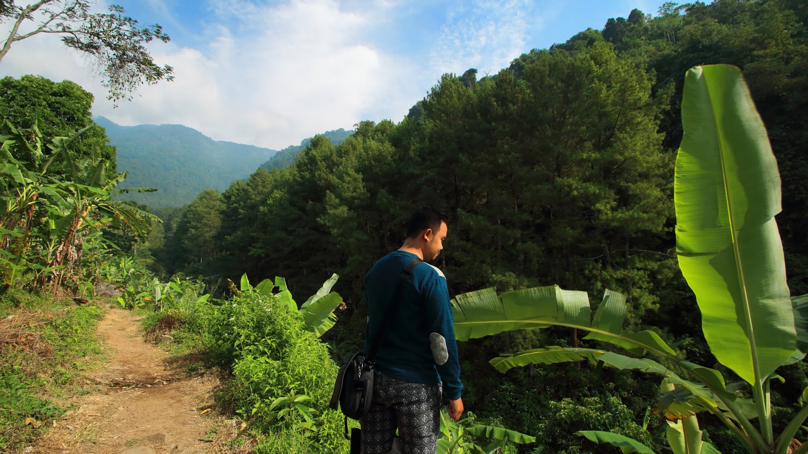Mengunjungi Suaka Elang dan Curug Cibadak-Loji, Bogor